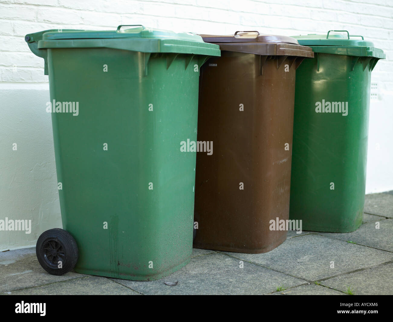 Bins on street hi-res stock photography and images - Alamy
