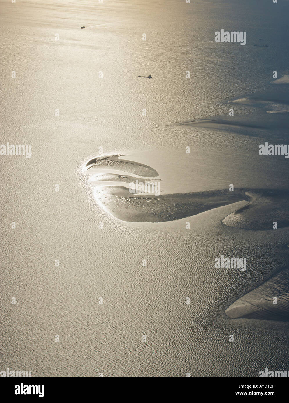 An aerial view of the thames estuary hi-res stock photography and ...