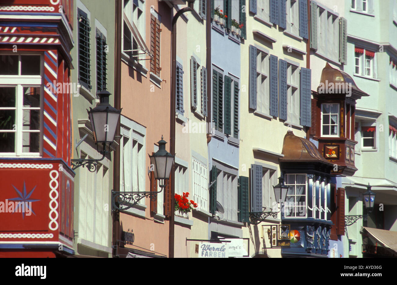 Houses with oriels at the famous Augustinergasse street in Zurich ...