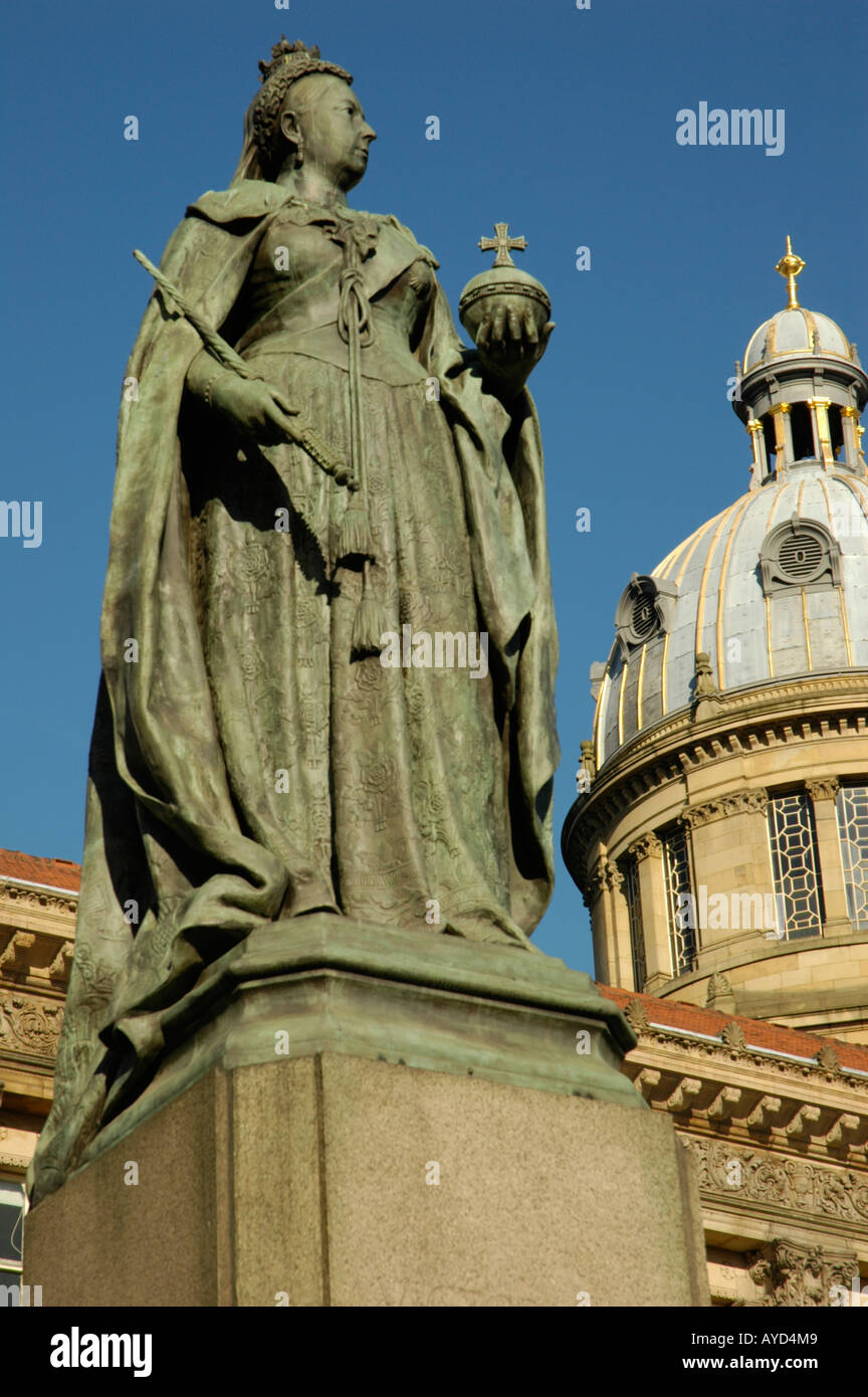 Gold Statue Birmingham England Uk High Resolution Stock Photography and ...