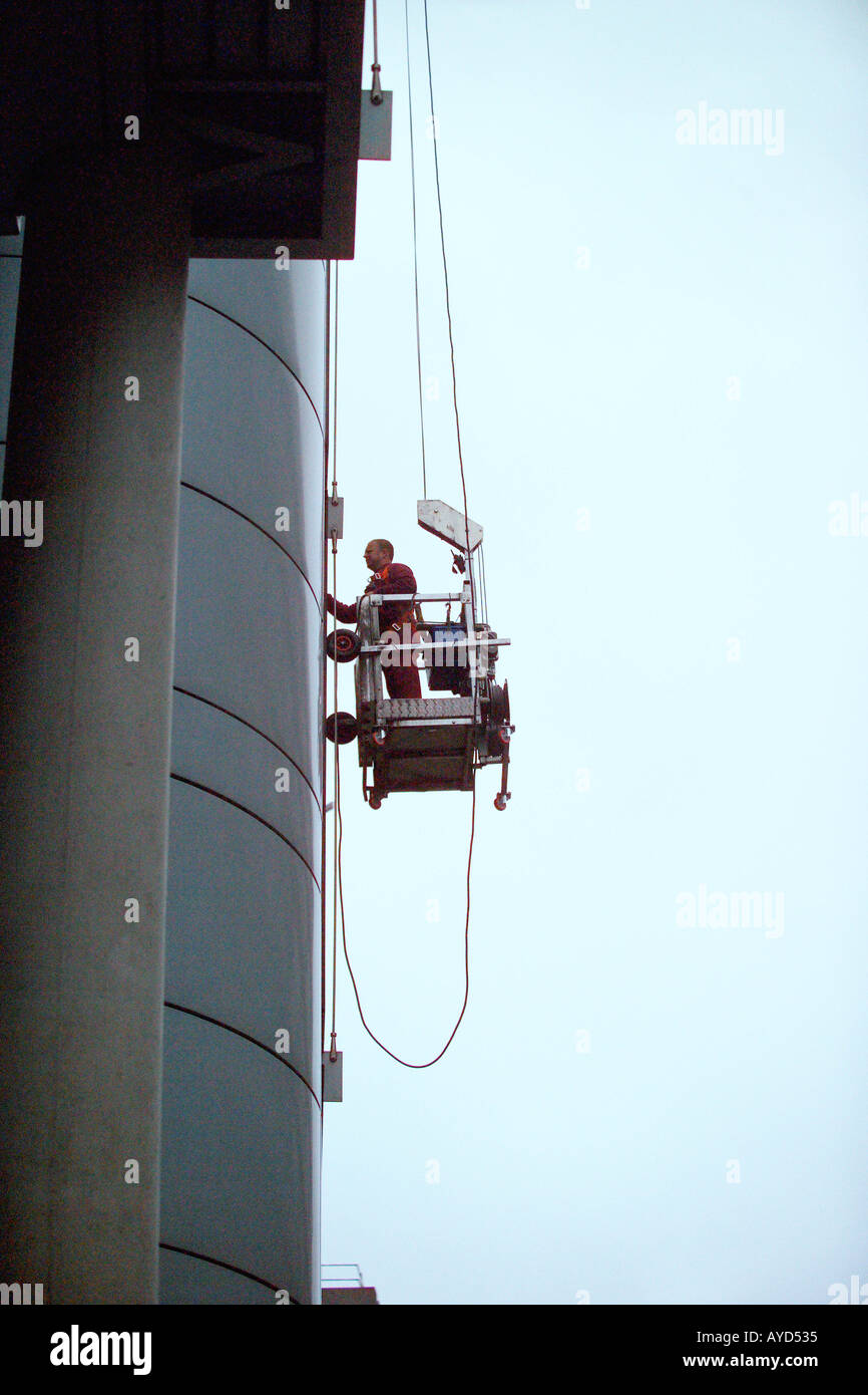 Window cleaning on skyscraper Stock Photo - Alamy