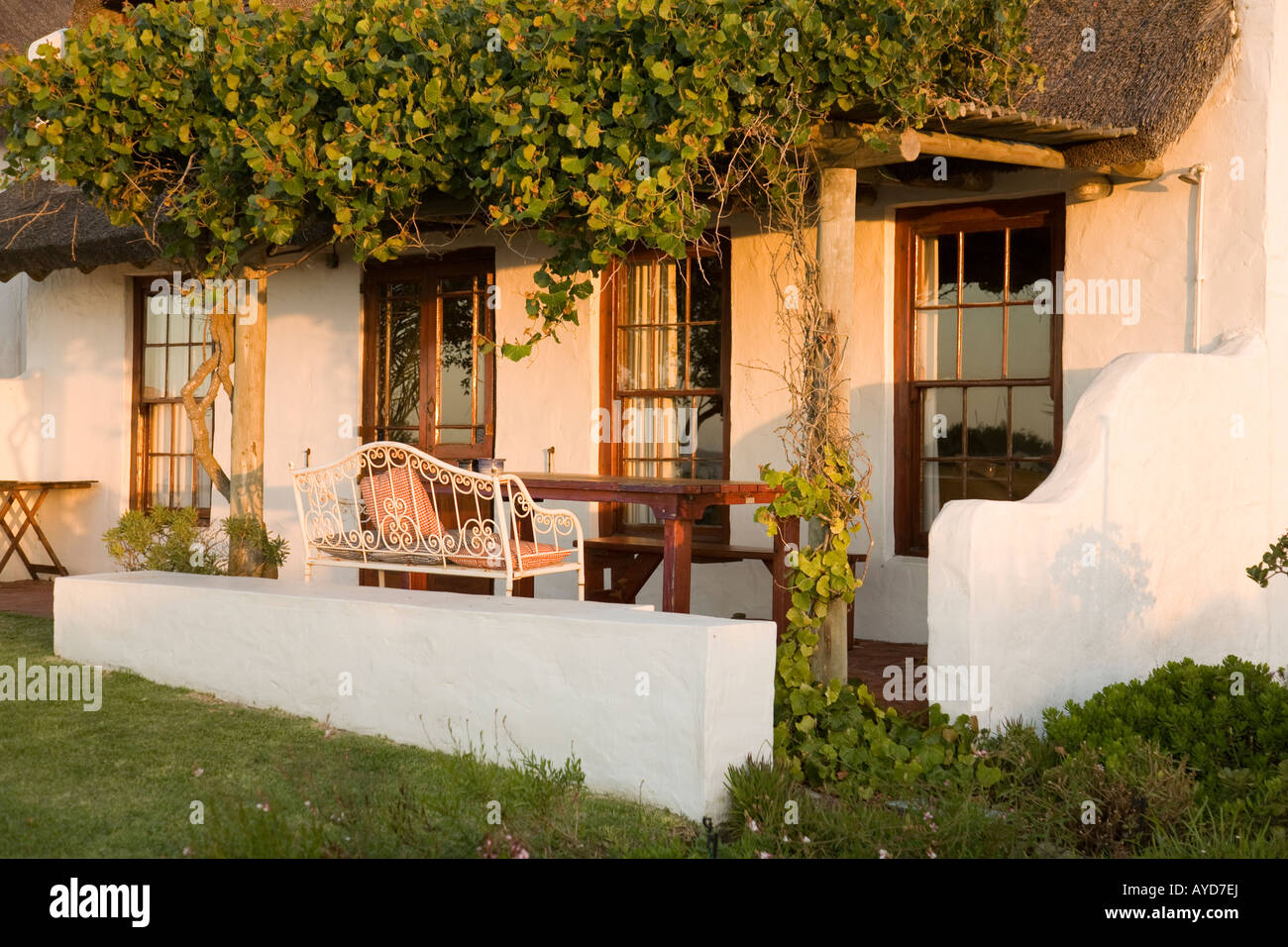 Cape cottage hi-res stock photography and images - Alamy