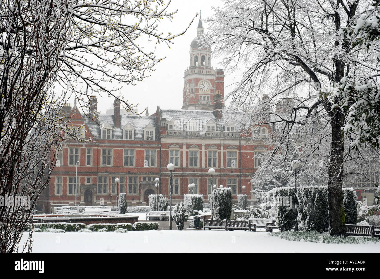Snow covering Queens Gardens, Croydon, Surrey, UK Stock Photo - Alamy