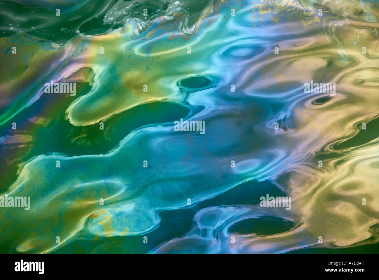 Oil still leaking from the USS Arizona rises around the Memorial and is ...