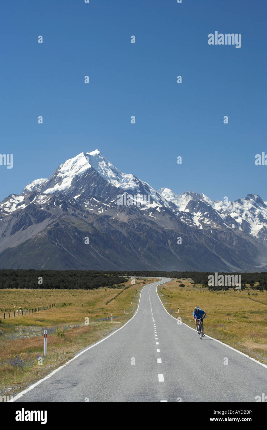 Mount cook road bike hi-res stock photography and images - Alamy