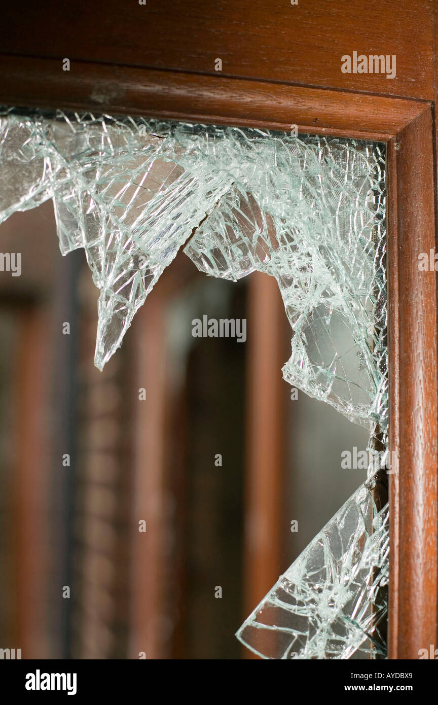 Shard glass door hi-res stock photography and images - Alamy
