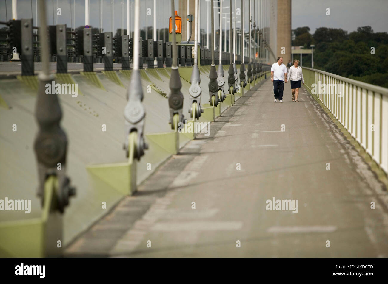pedestrians crossing the Humber Bridge, near Hull, yorkshire, UK Stock ...