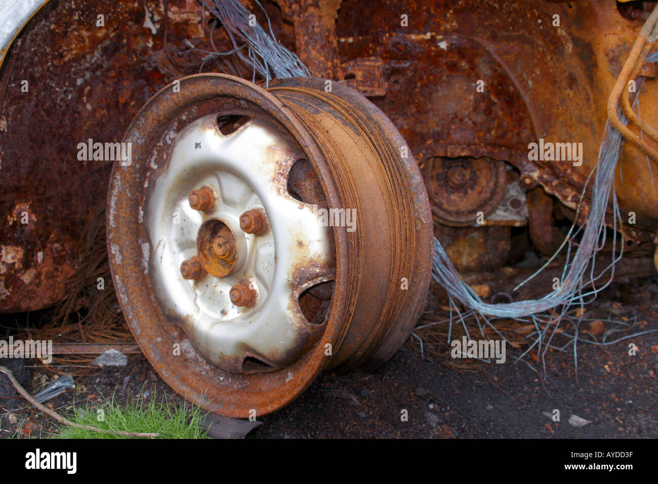 Abandoned car arch hi-res stock photography and images - Alamy