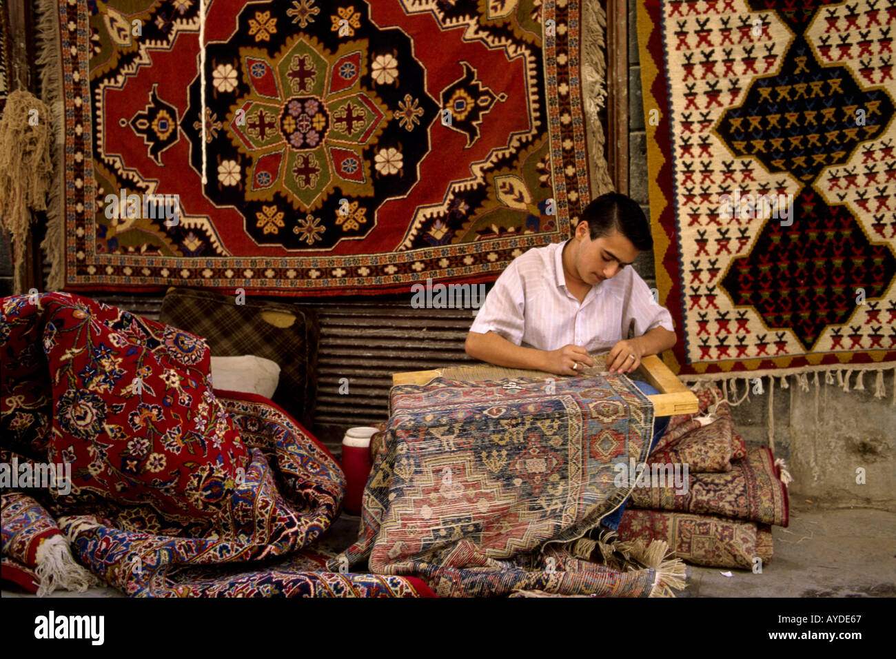 Carpet maker hi-res stock photography and images - Alamy