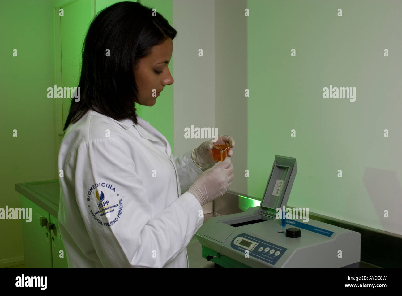 Lab tests hi-res stock photography and images - Alamy