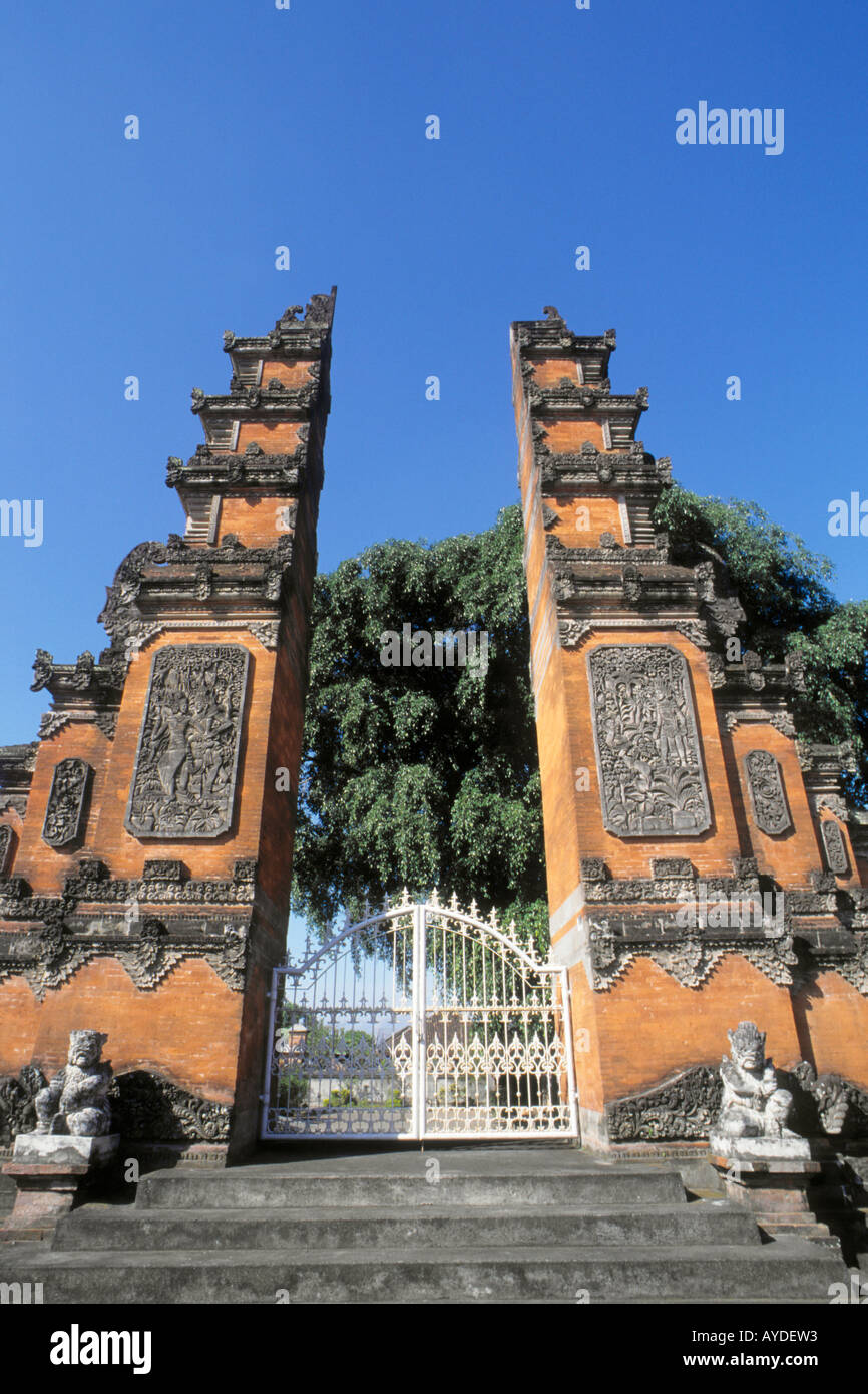 Indonesia Lombok Cakranegara Pura Meru Temple Stock Photo - Alamy