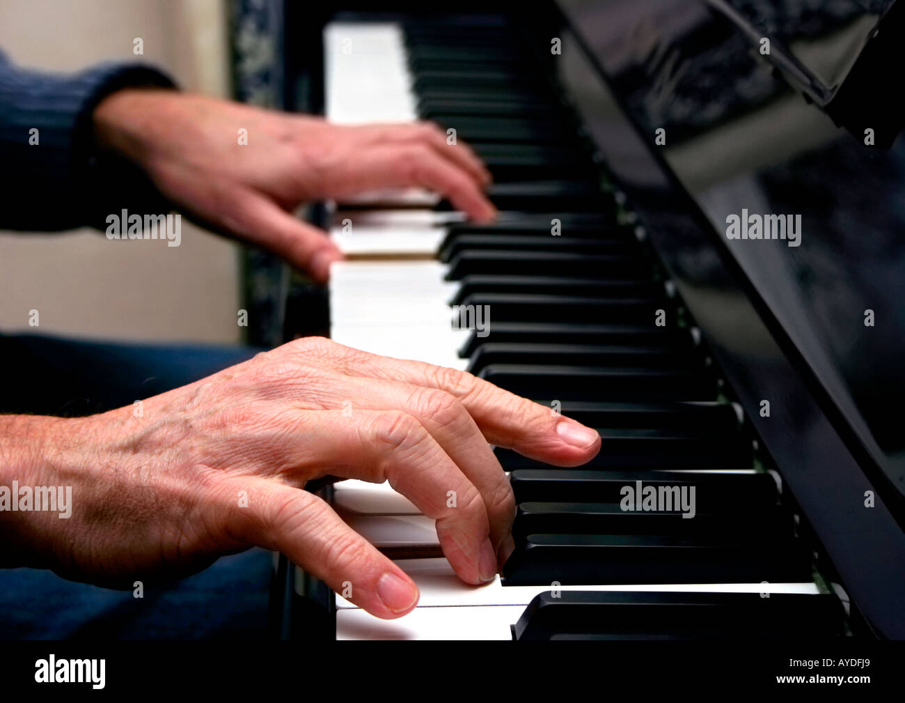 Man hand playing piano music hi-res stock photography and images - Alamy