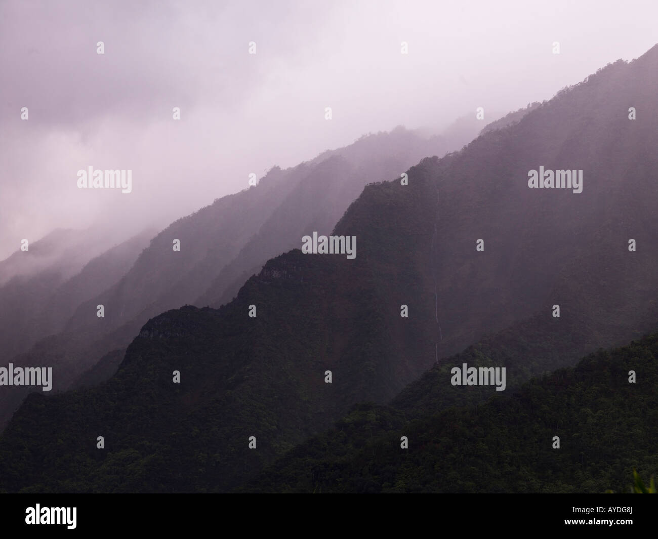 Side of a mountain hi-res stock photography and images - Alamy