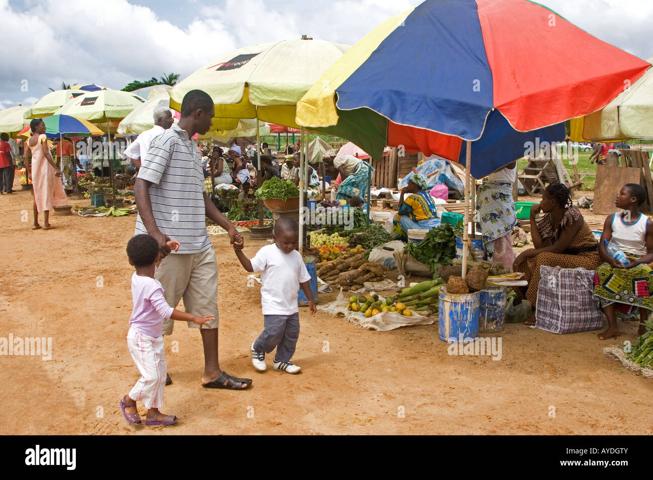 Local district African market near Libreville, Gabon Stock Photo - Alamy