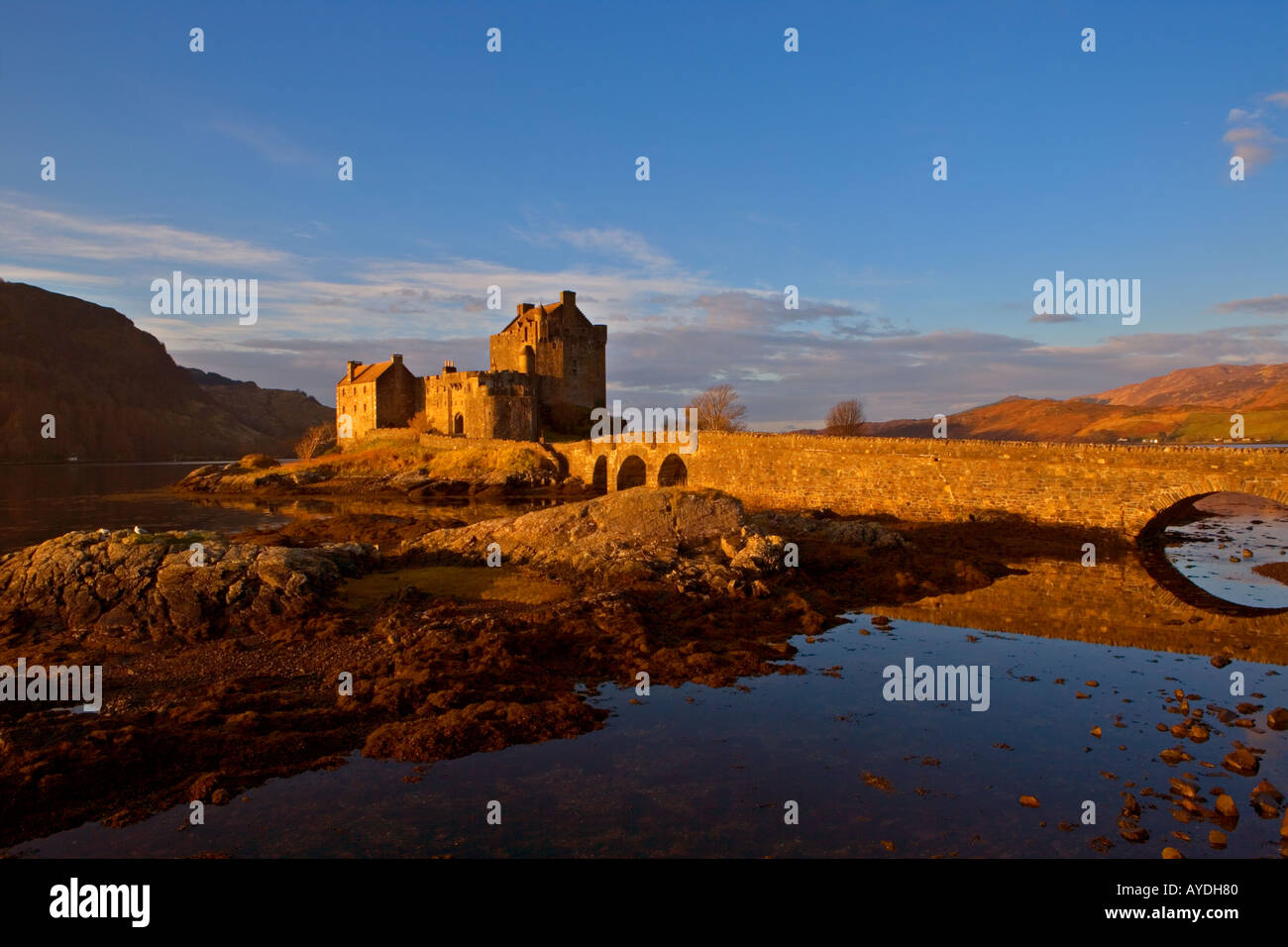 Scottish castles in winter hi-res stock photography and images - Alamy