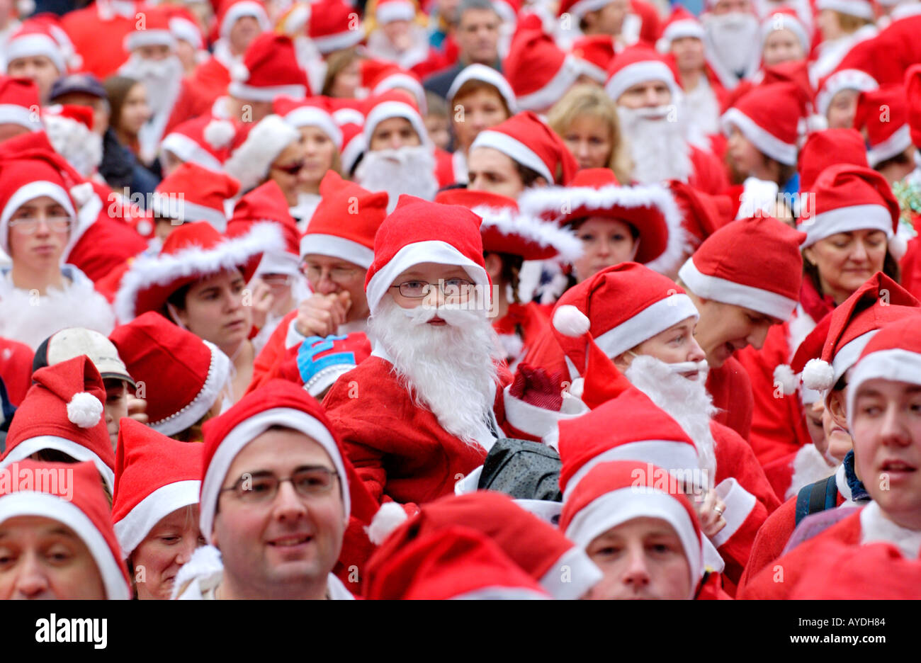 Over 4000 people of all ages dressed as Santa Claus for the annual ...
