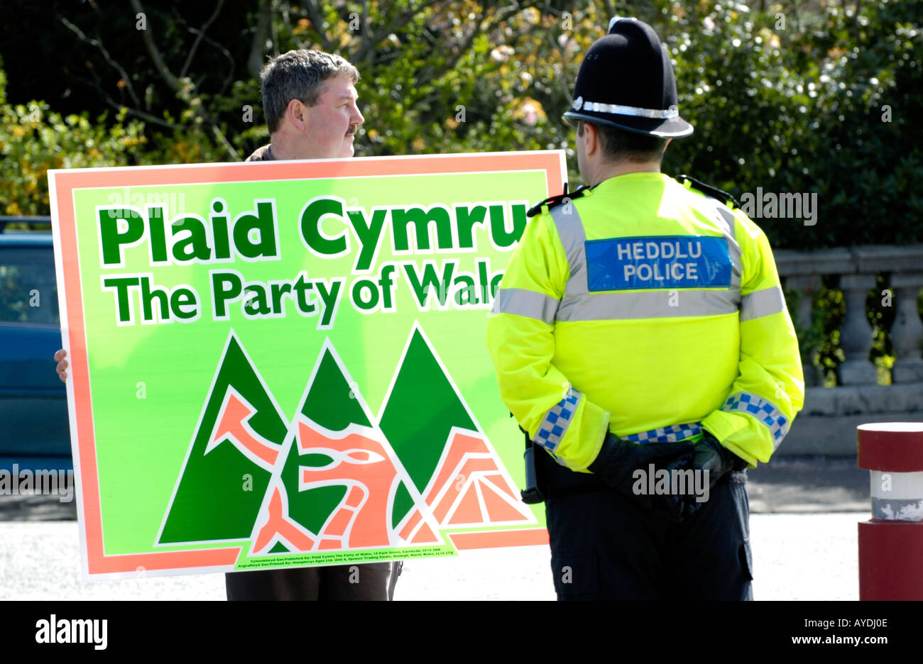 Plaid cymru supporter hi-res stock photography and images - Alamy