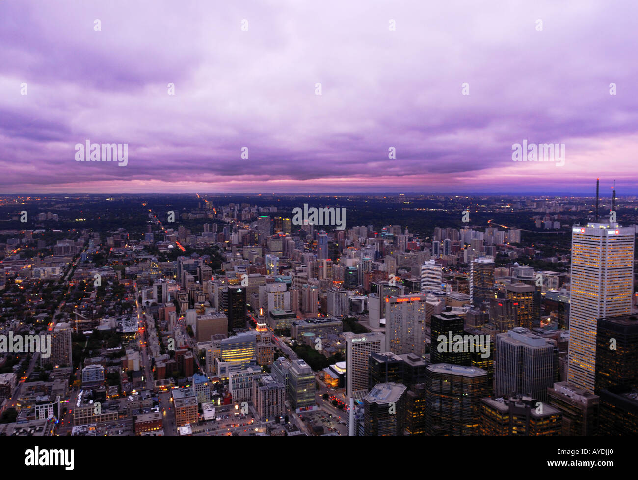 Purple Sky On Toronto Stock Photo - Alamy
