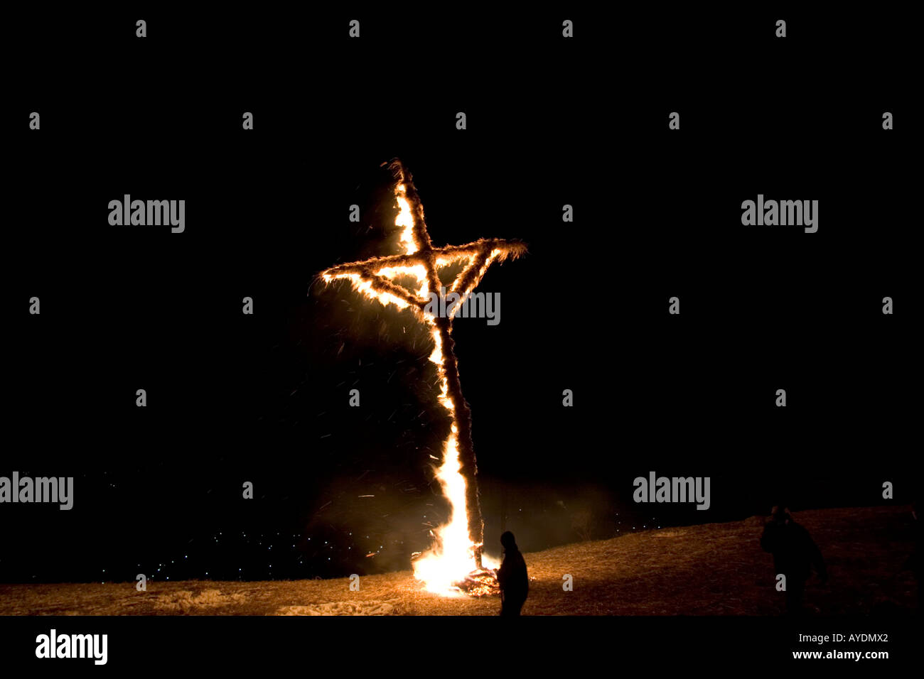 Burning cross hi-res stock photography and images - Alamy