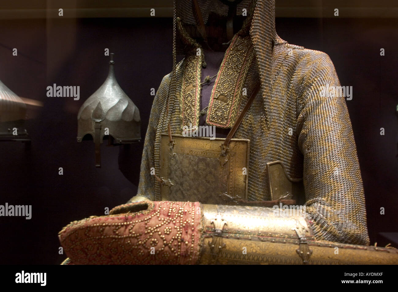 Arabian armour, La Louvre, Paris Stock Photo - Alamy