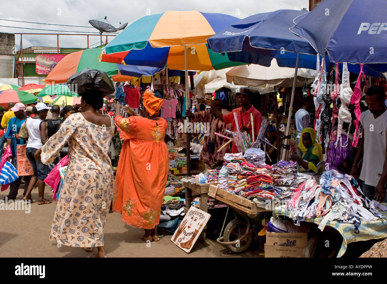 Libreville gabon city busy hi-res stock photography and images - Alamy