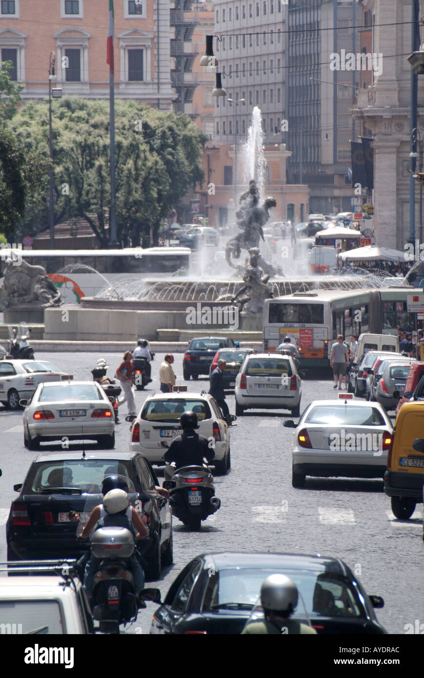 Rome car fountain hi-res stock photography and images - Alamy