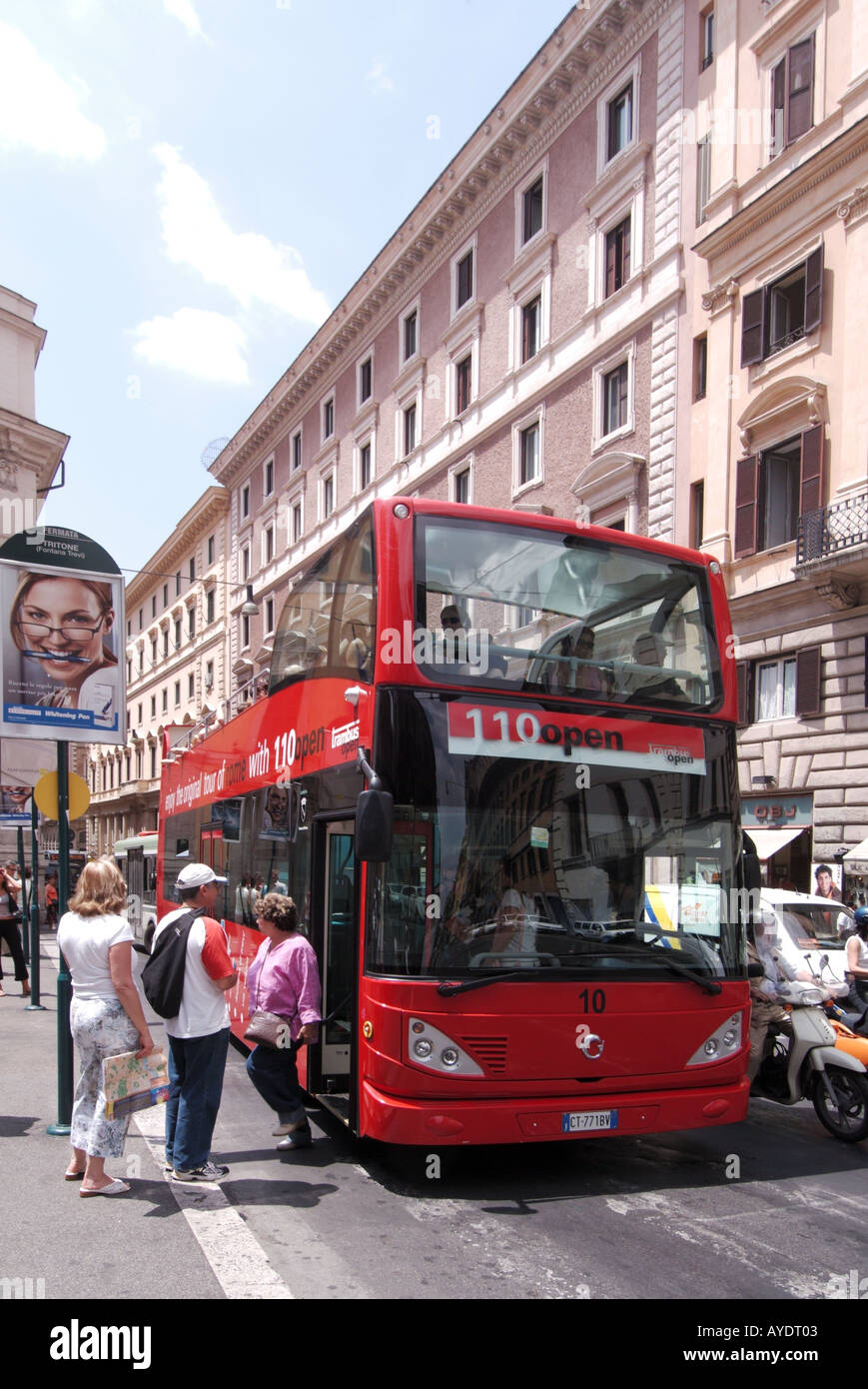 Rome open top tourist bus Stock Photo - Alamy