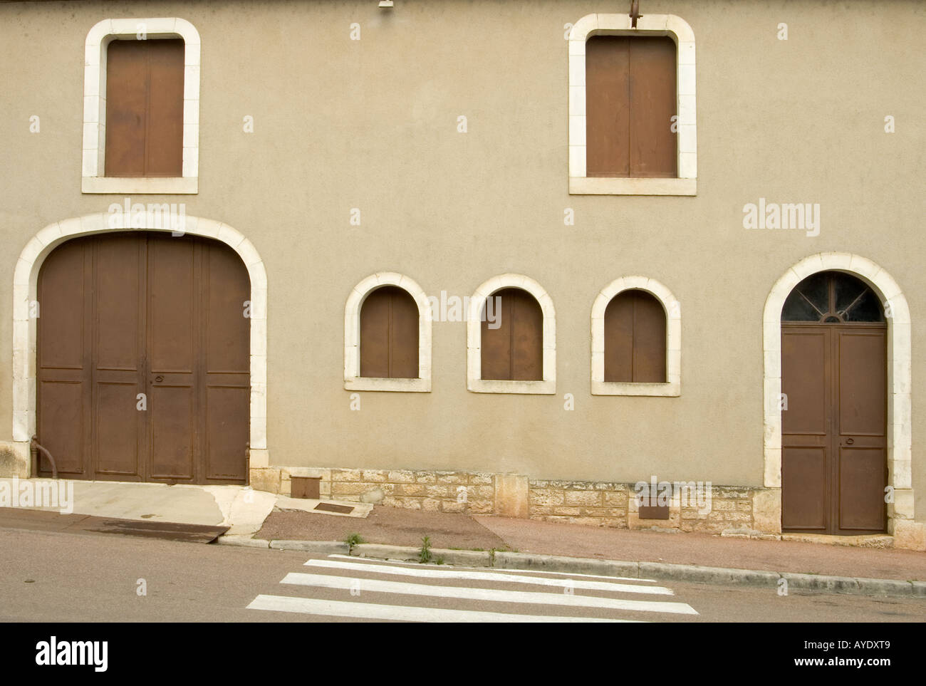 Arched french doors hi-res stock photography and images - Alamy