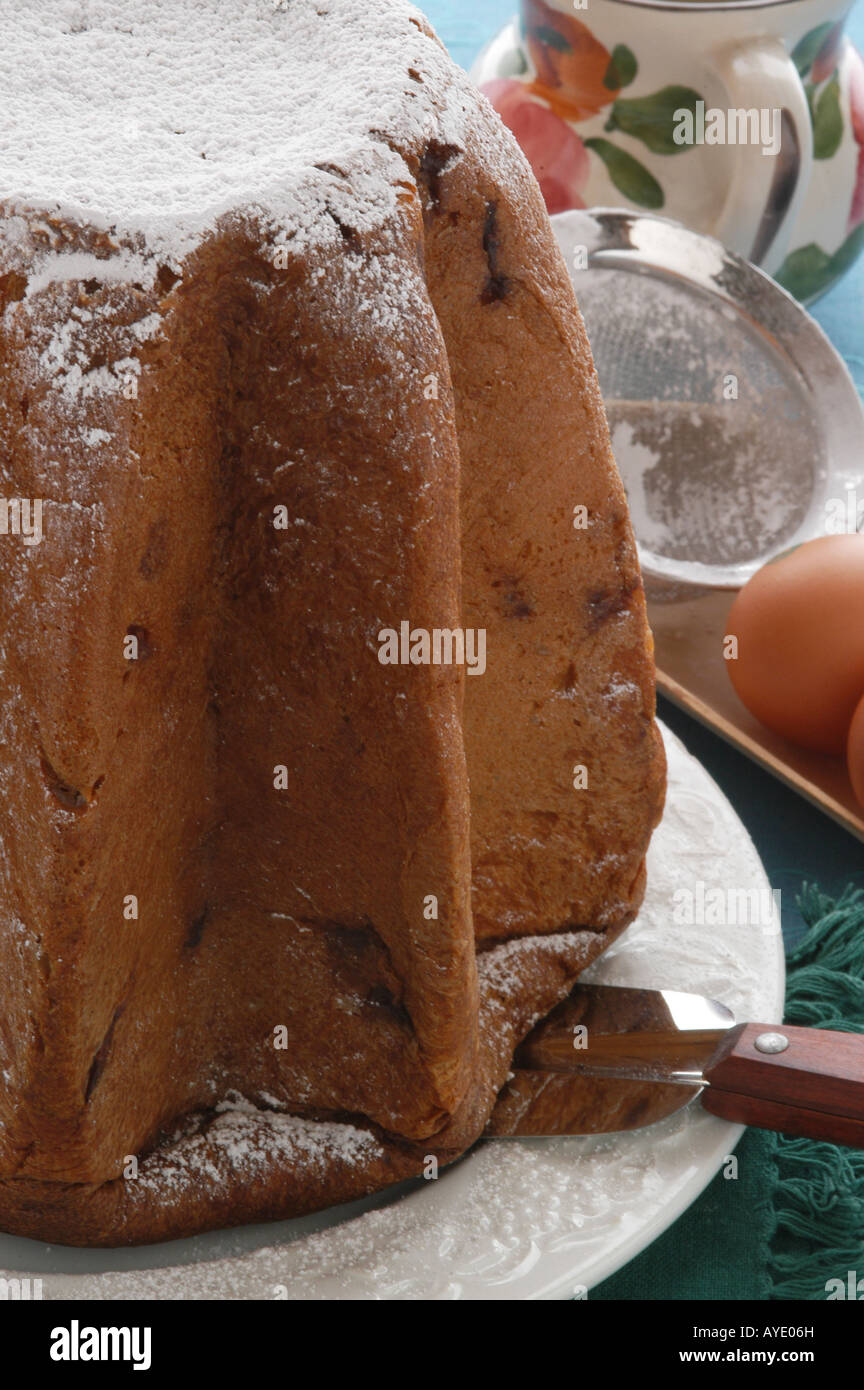 Pandoro - Verona - Italian kitchen Stock Photo - Alamy