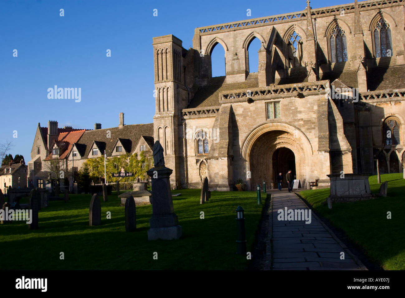 Malmesbury abbey church gothic hi-res stock photography and images - Alamy