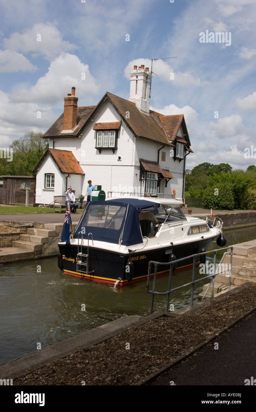 Lock and lock keeper s cottage on the River Thames through Goring and ...