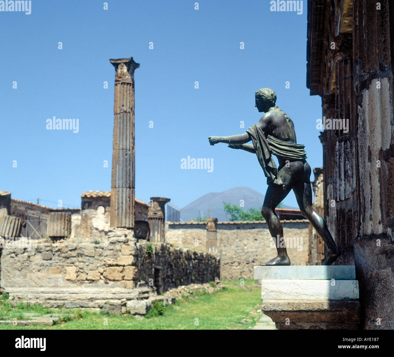 Pompeii, Italy. Statue of Apollo the Archer in courtyard of temple of ...