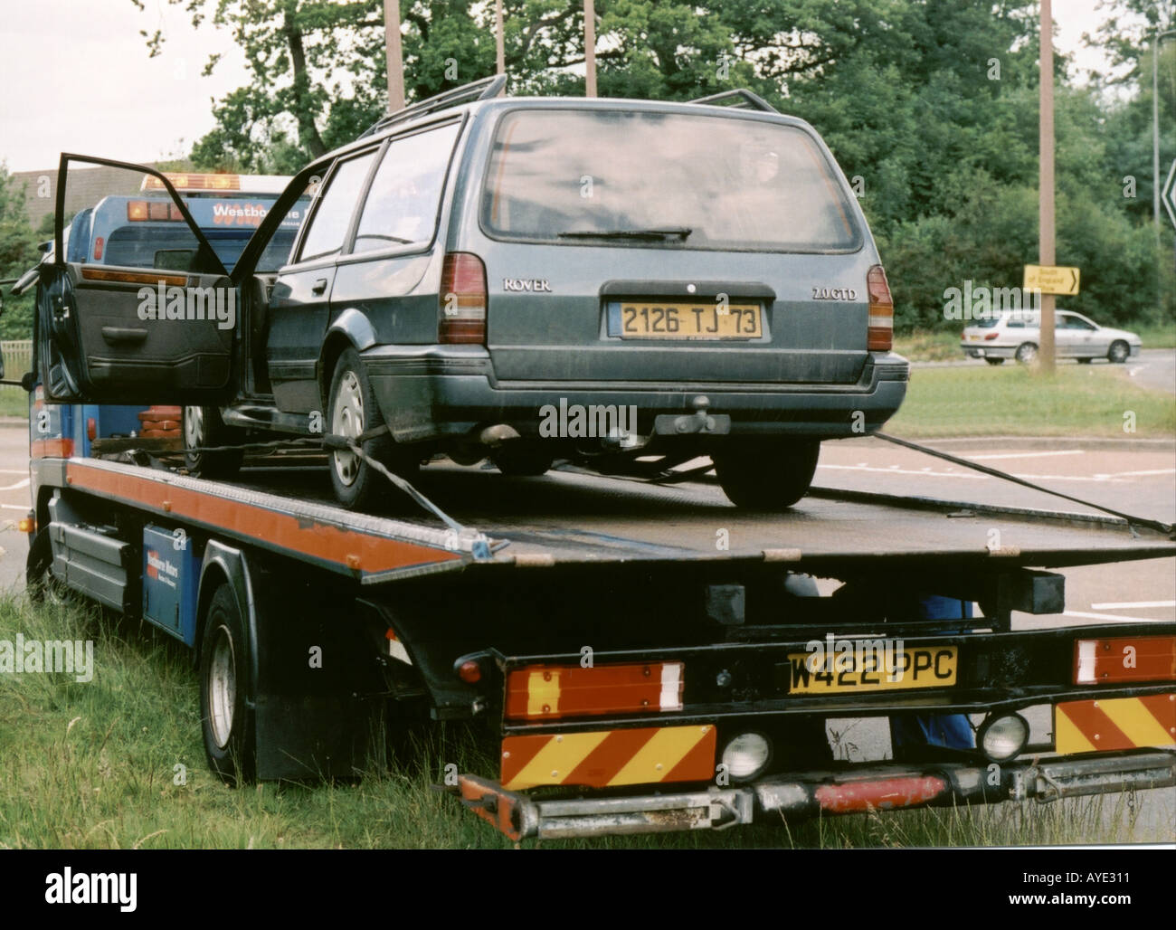 Breakdown truck picking up car for removal Emergency services Stock ...