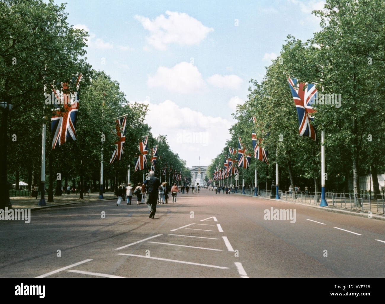 The Mall leading to Buckingham palace London England UK Europe Stock ...