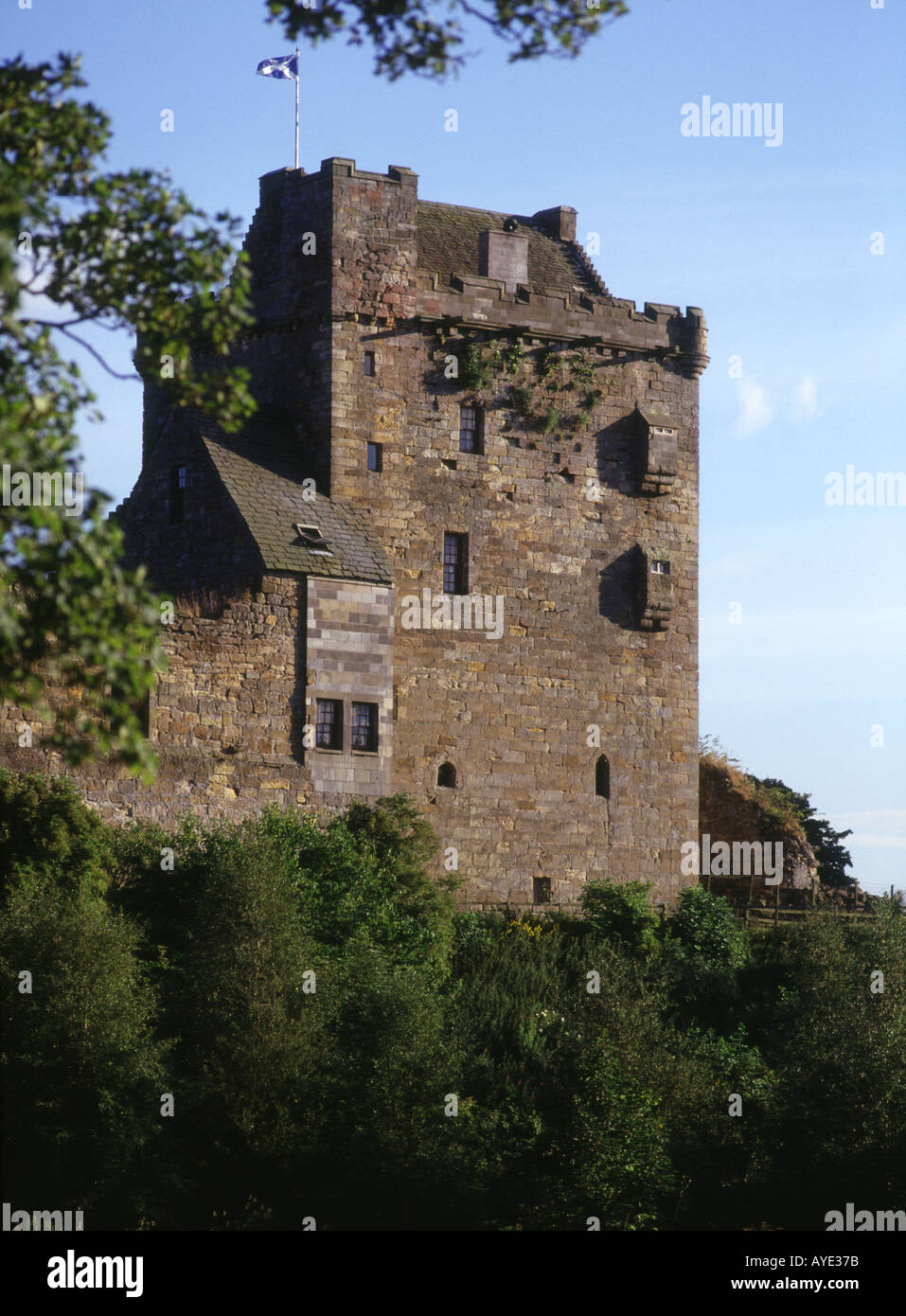dh BALGONIE CASTLE FIFE Scottish castles Castle tower historical ...