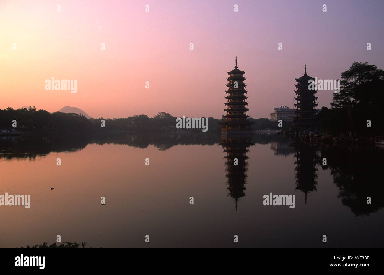 Guilin china sun pagoda hi-res stock photography and images - Alamy