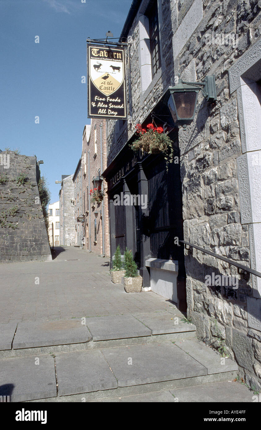 Limerick street old hi-res stock photography and images - Alamy