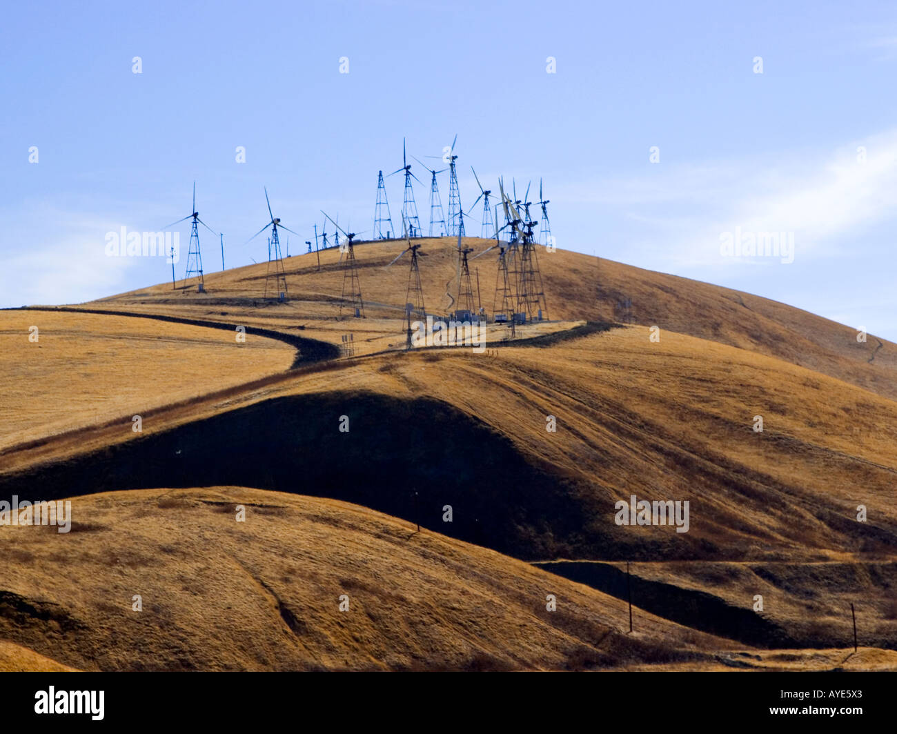 The windmill farm east of Livermore, California Stock Photo - Alamy