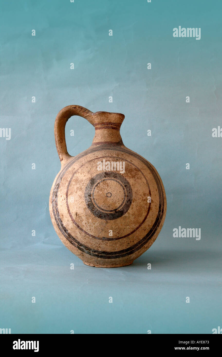 Ancient Cretan Pot Stock Photo - Alamy