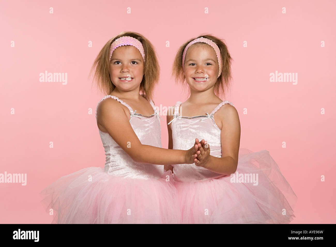 Twin ballerina sisters Stock Photo - Alamy
