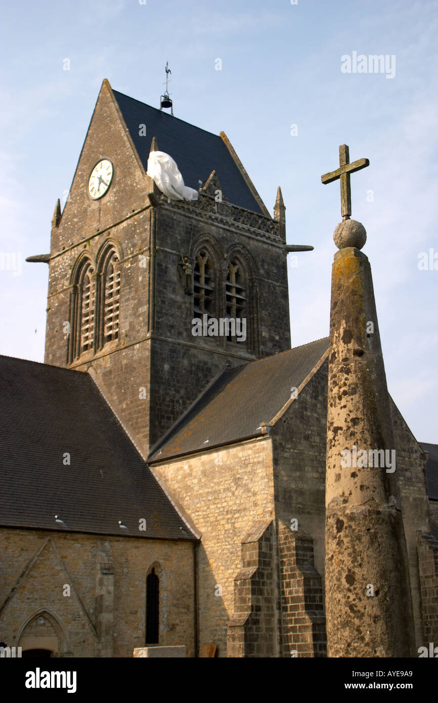 Parachutist john steele on the church at sainte mere eglise hi-res ...