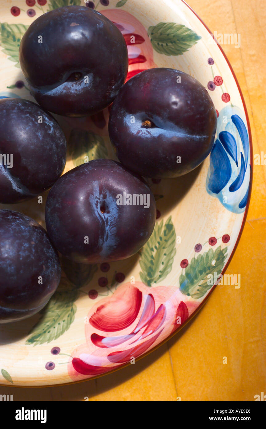 Heaped pile of food on plate hi-res stock photography and images - Alamy