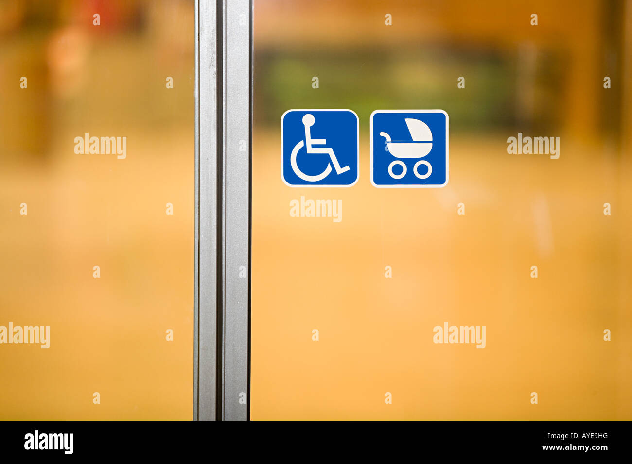 Information signs on door hi-res stock photography and images - Alamy
