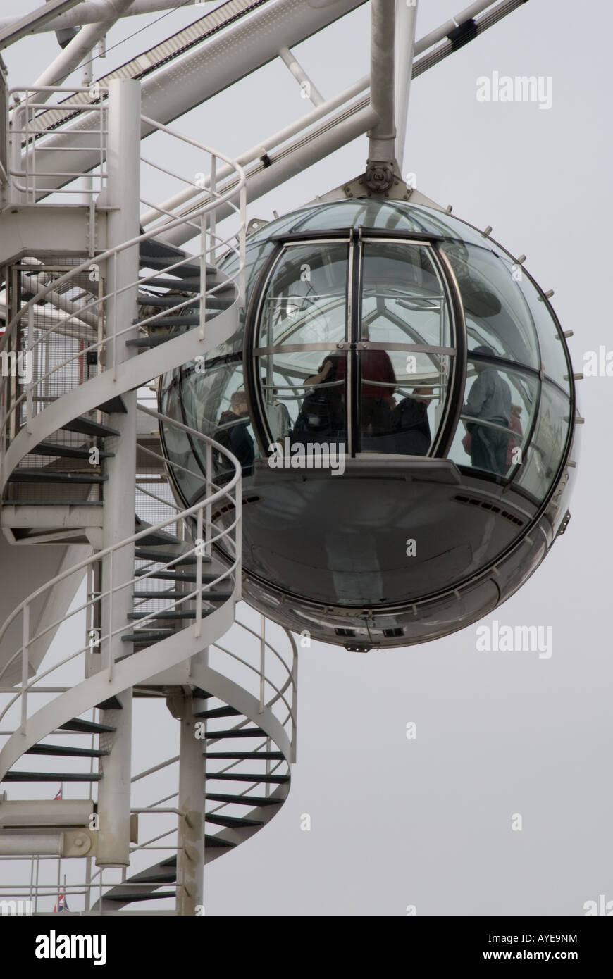 London eye pod hi-res stock photography and images - Alamy