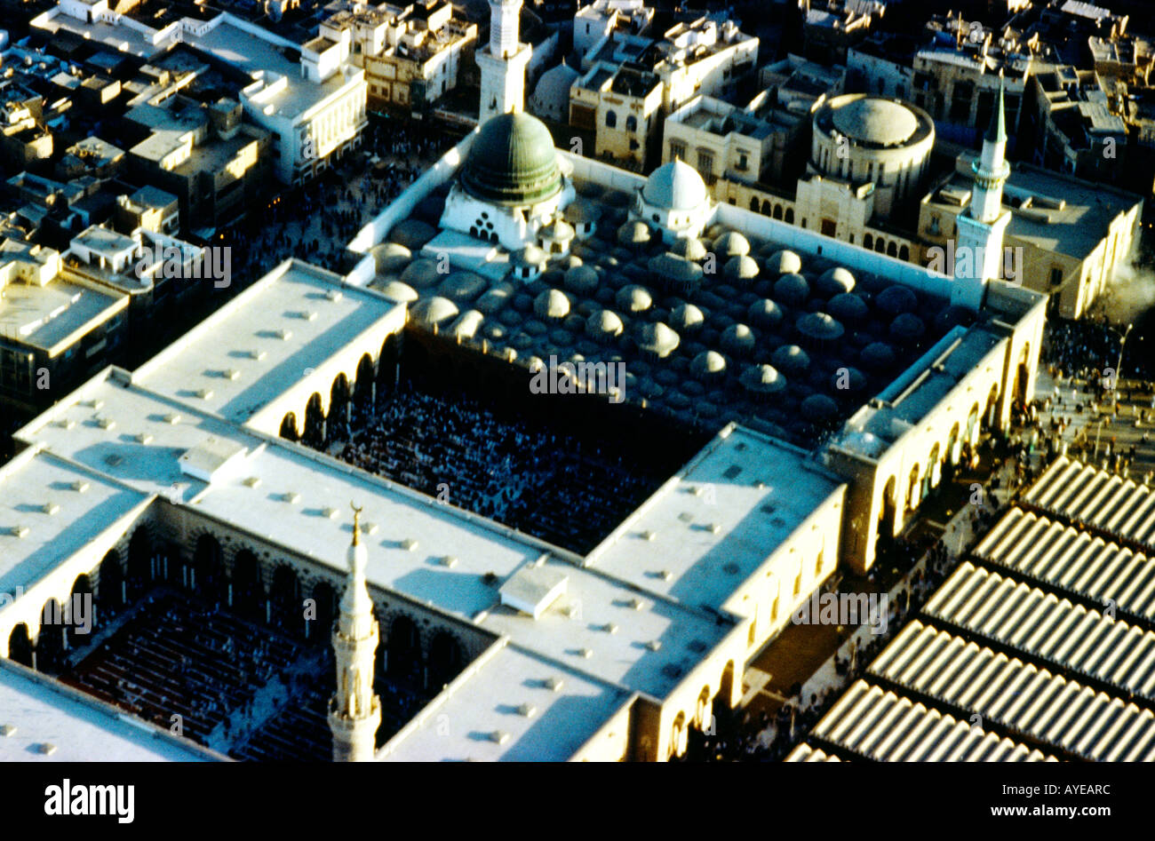 Al masjid an nabawi prophets mosque hi-res stock photography and images ...