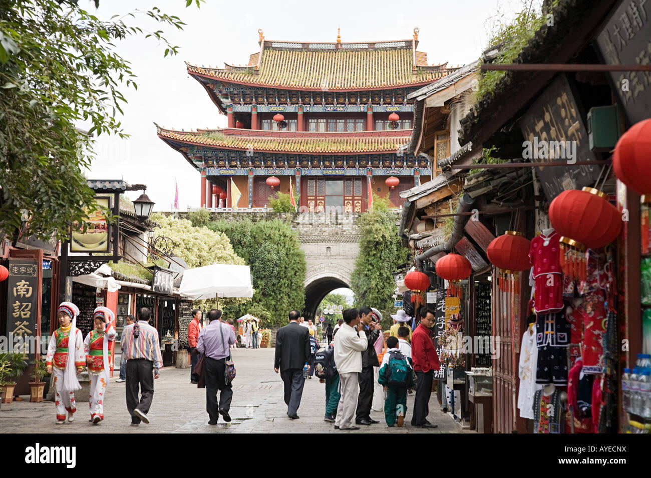 Ancient walls city gate hi-res stock photography and images - Alamy