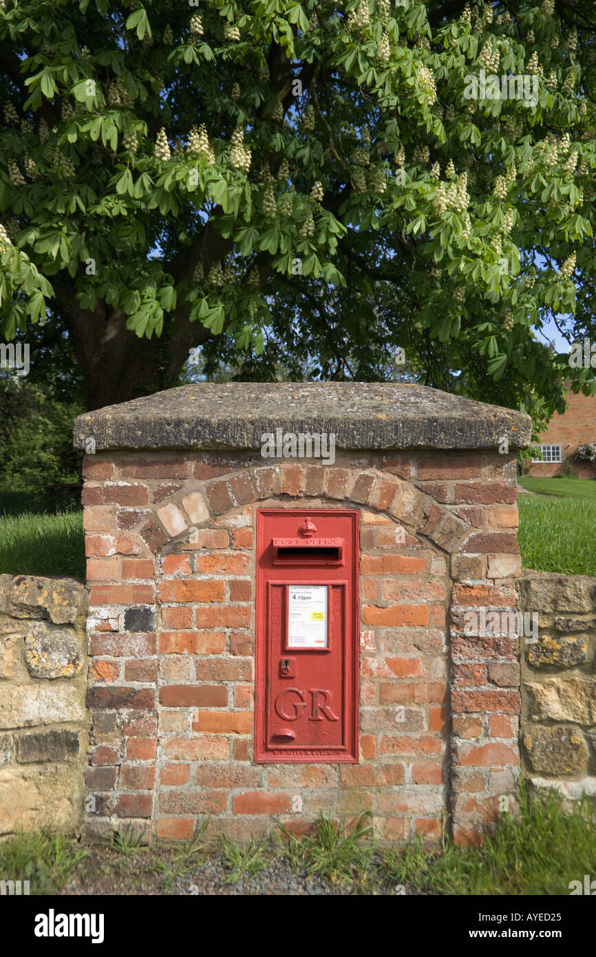 Post Box Ilmington Cotswolds Warwickshire England Stock Photo - Alamy
