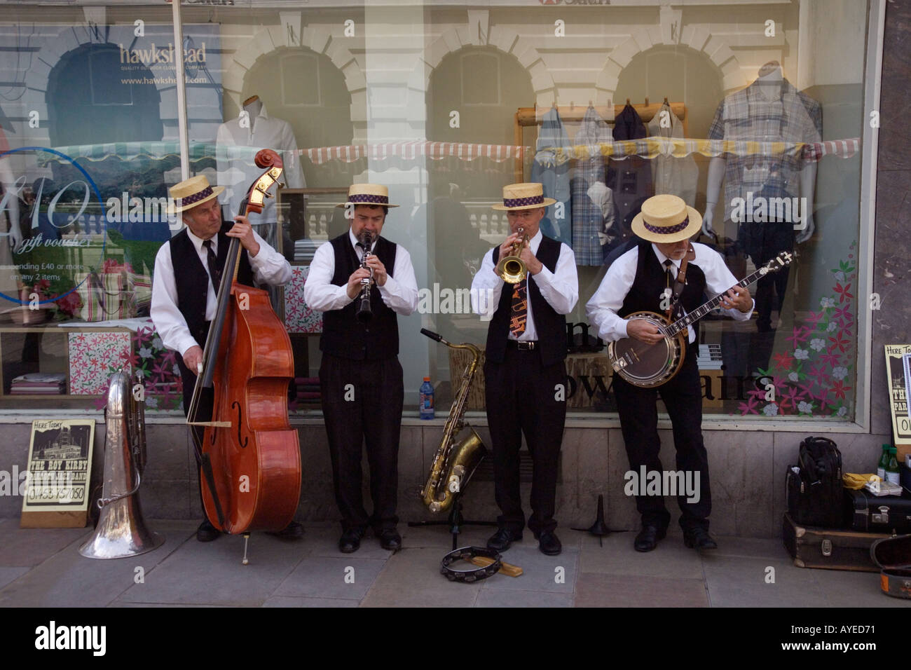 Quartet of musicians hi-res stock photography and images - Alamy
