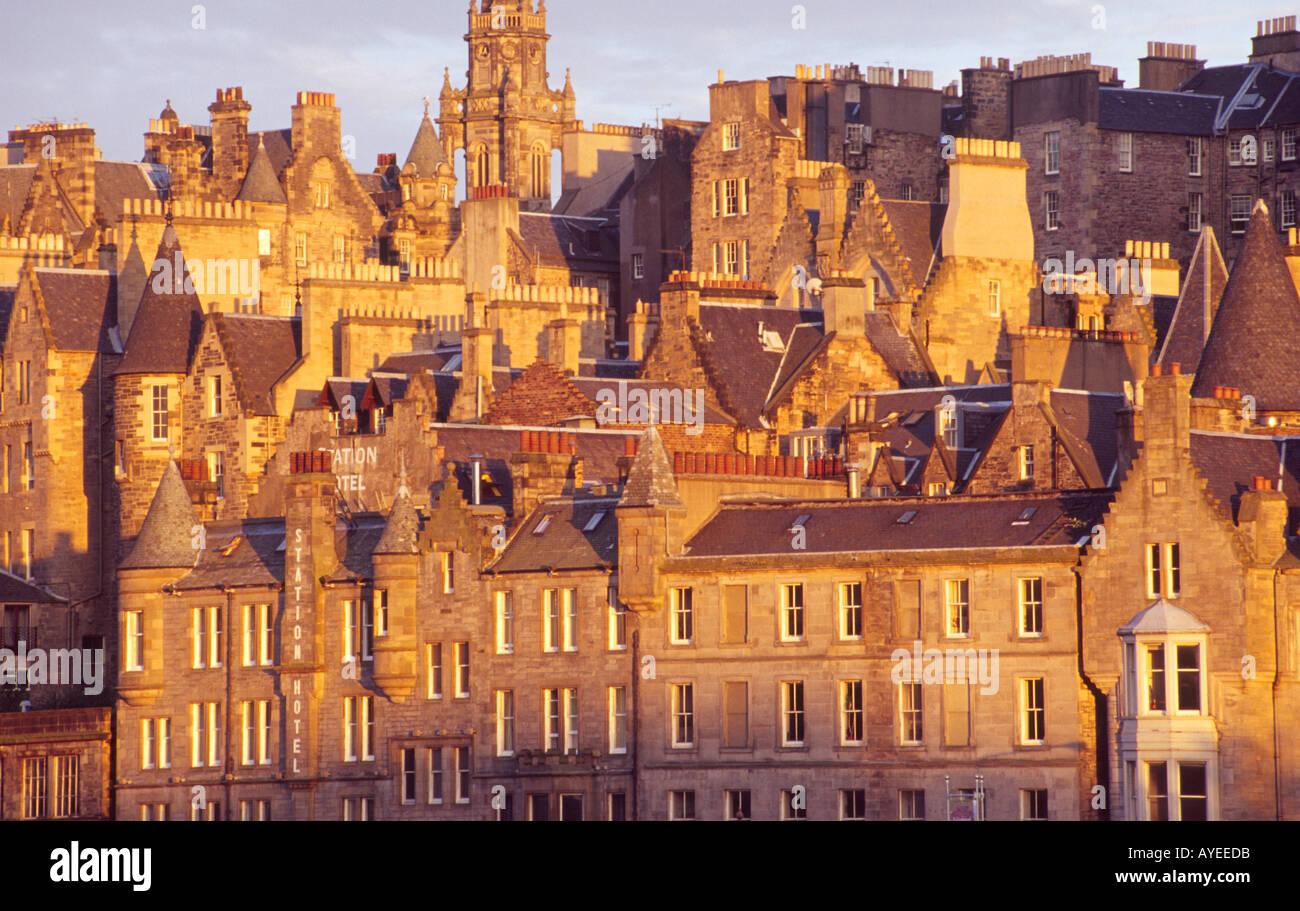 Evening light on the stone buildings of Edinburgh Old Town, Scotland ...