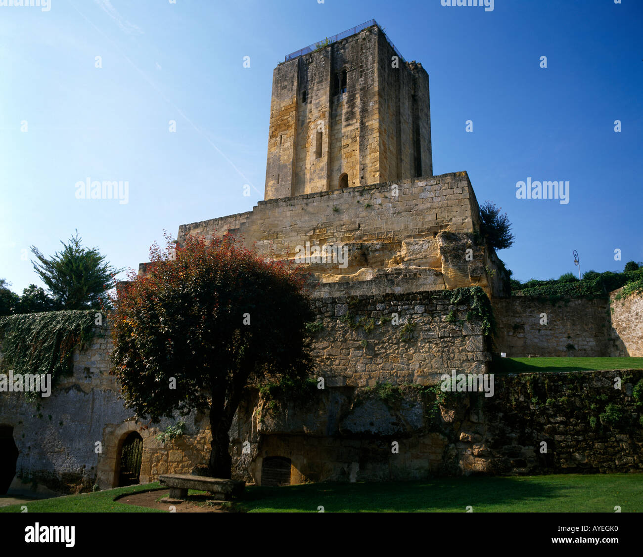 St Emilion France Chateaux De Roi Medieval Keep all that remains of the ...